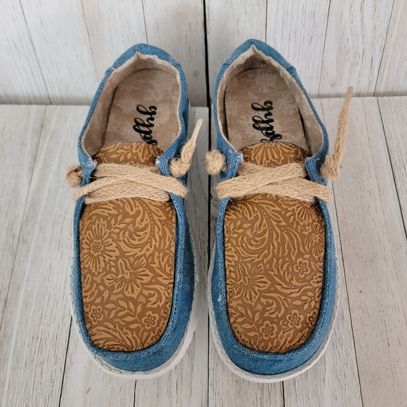 Gypsy Jazz | Shoes | 5 Off Salegypsy Jazz Luma Tooled Turquoise Slip On ...